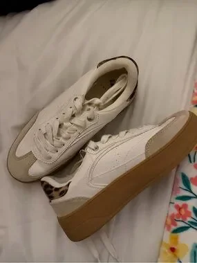 Zara | Shoes | Zara White Sneakers With Gum Sole And Leopard Heel ...